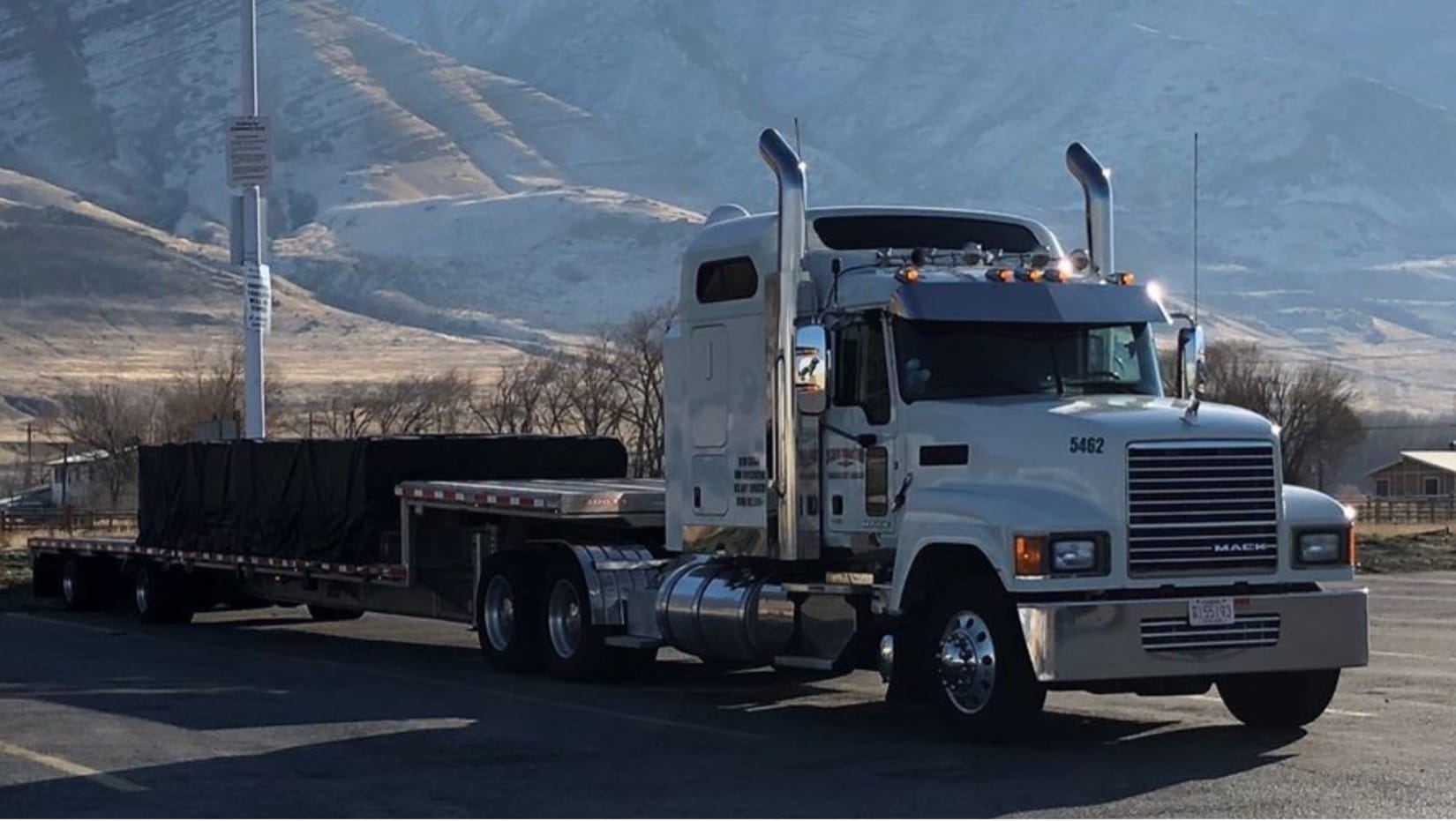 7 Tips for Fast Heavy Equipment Hauling in Kansas City | State Tractor ...